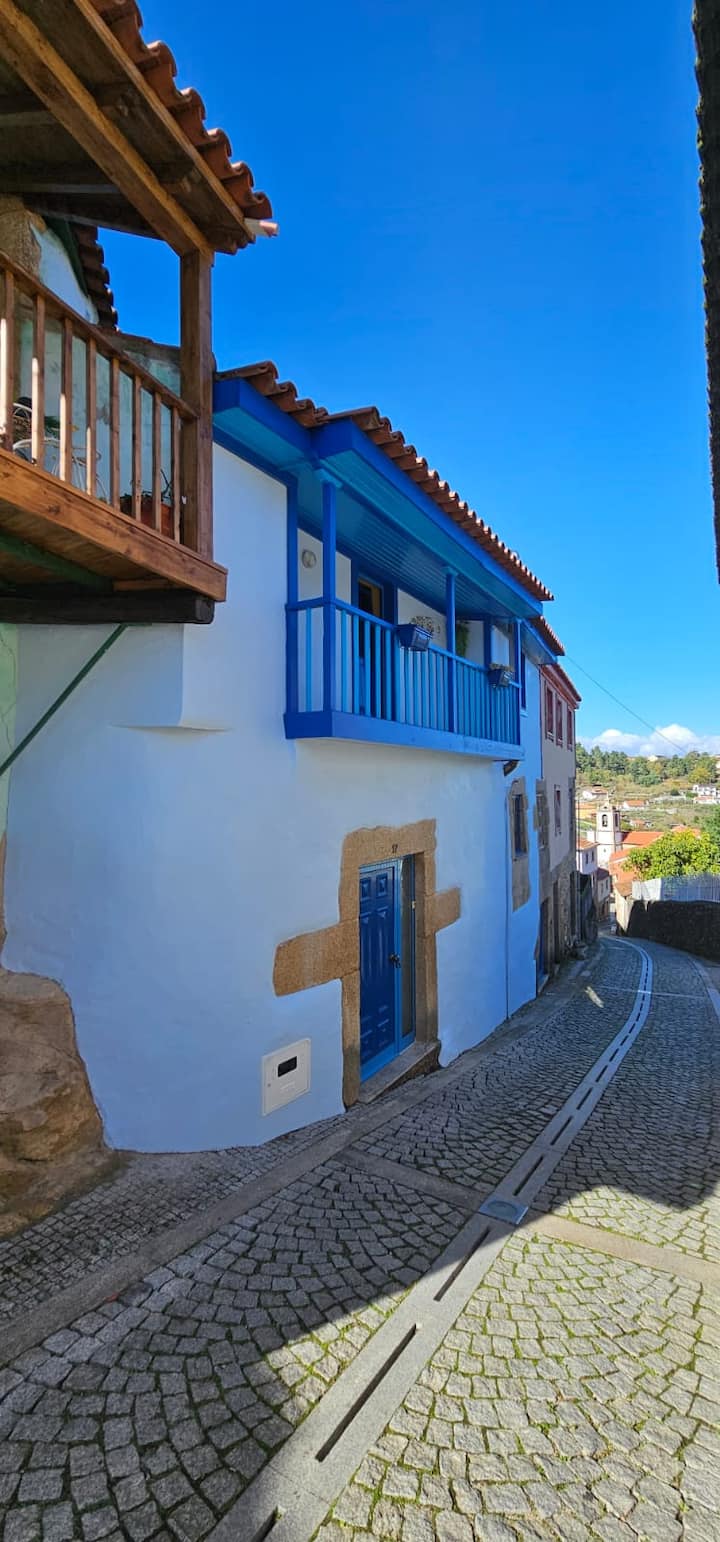 Blue House - Armamar