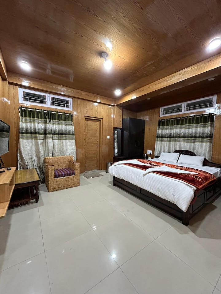 A Comfortable & Luxurious Mountain Retreat - Tawang