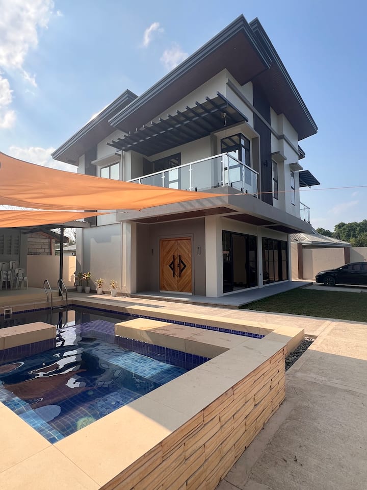 Stylish 2-storey Retreat With Poolside Comfort - Tuguegarao City