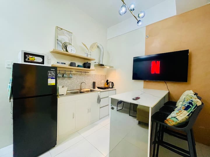 2-bedroom Homey Condo Near Sm Naga- La Joya Haven - Naga