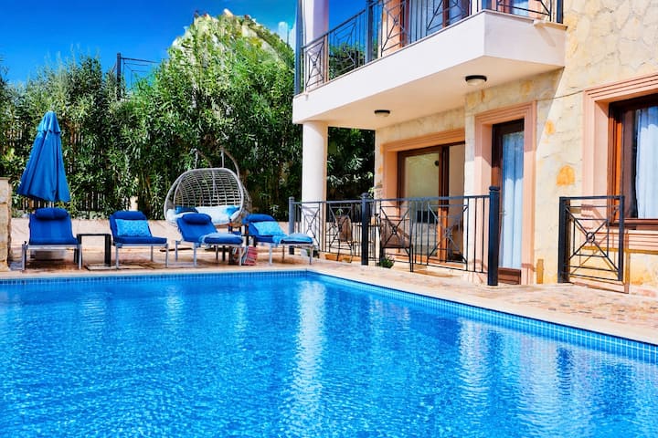2 Bed, Poolside Apartment With Private Terrace. - Kalkan