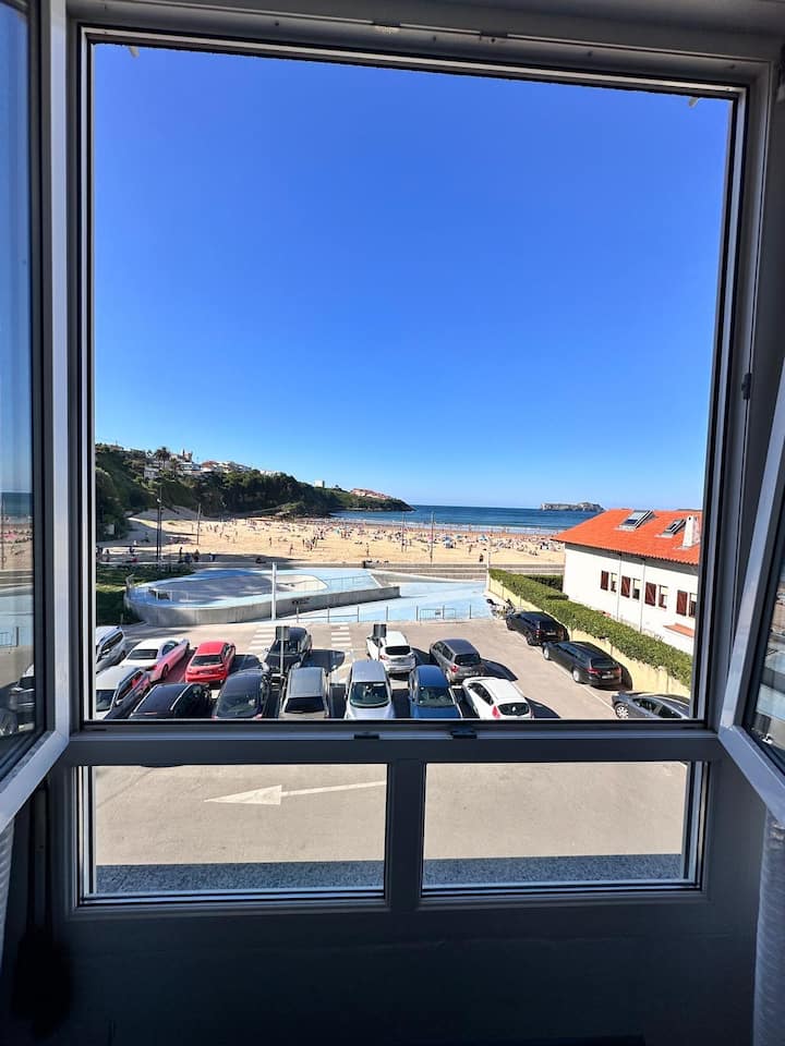 Piso En Primera Línea De Playa - Suances