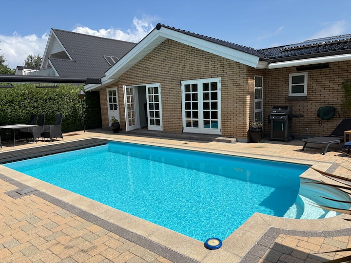 Dejlig Pool, Plads Til Familien Og Tæt På Kbh - Copenhagen Airport (CPH)