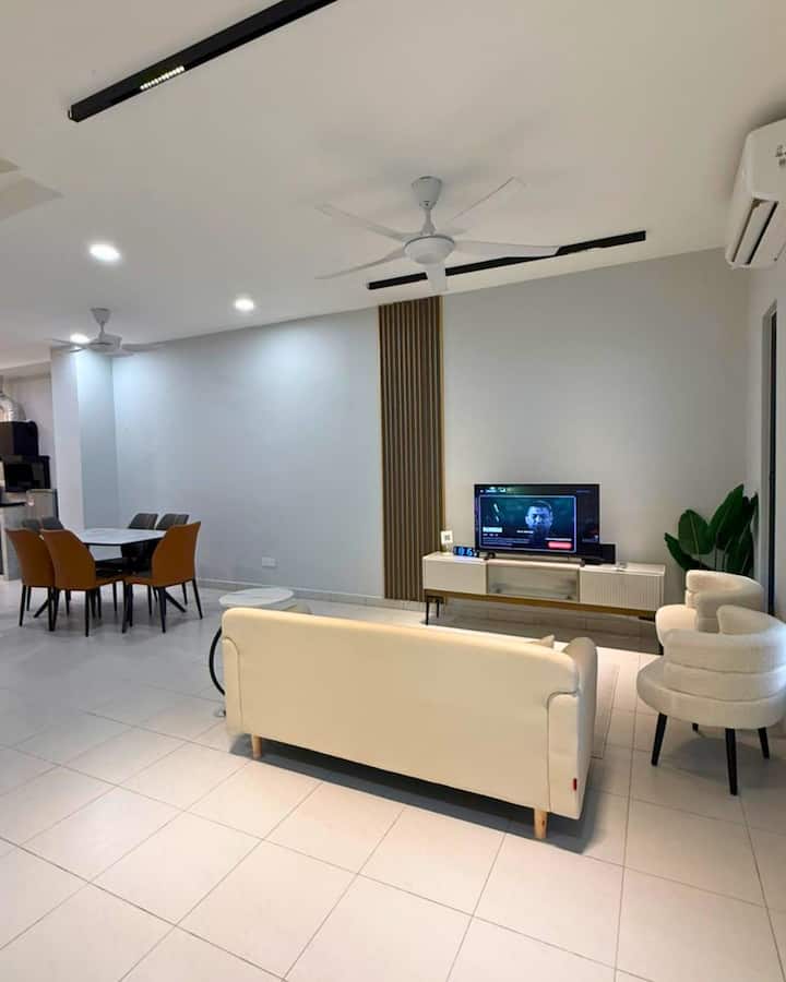 Urban Getaway@pulai Mutiara|netflix|wifi|gathering - Pekan Nenas