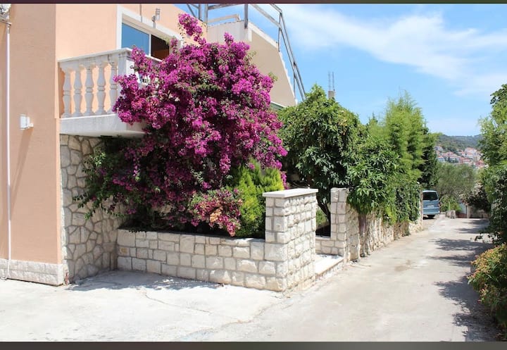 Stor Terrass & Havsutsikt Nära Trogir - Trogir