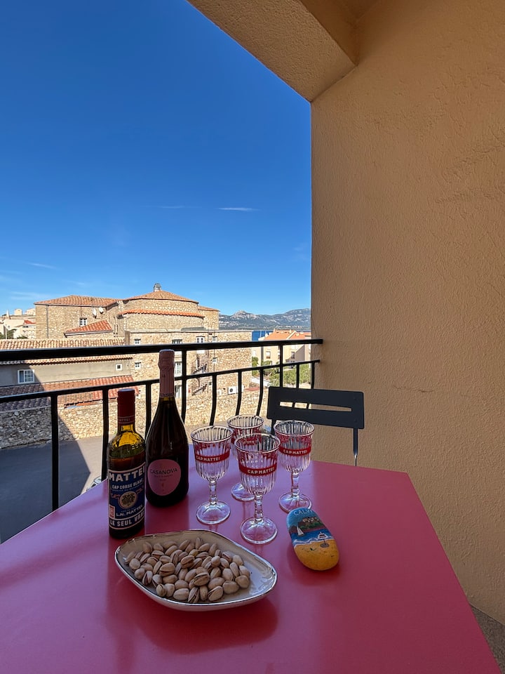 T3 Lumineux Et Climatisé. 
Vue Mer.
Coeur De Calvi - Calvi