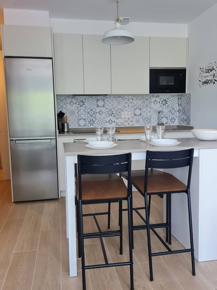 Apartamento Reformado. Cerca De San Sebastián. - San Sebastián