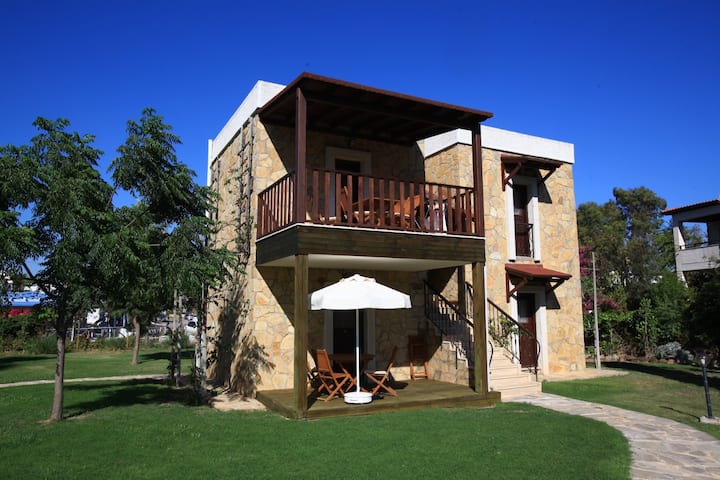 2 Bedroom Apartment W Shared Pool Near Bitez Beach - Bitez