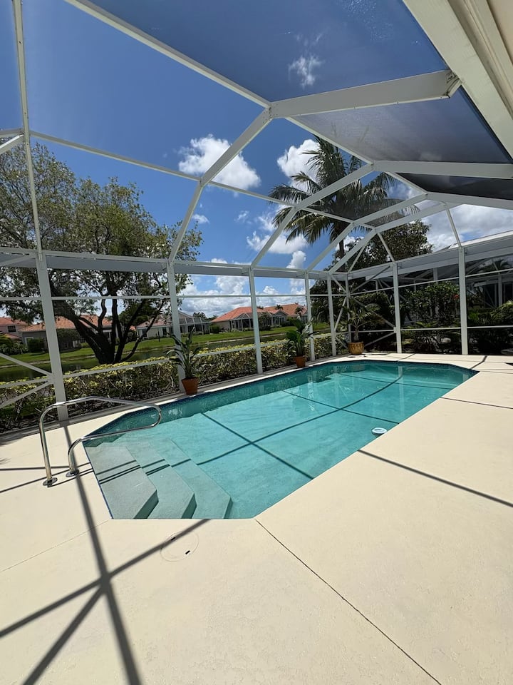 Home In Palm Beach Gardens, Pga National Resort - Palm Beach Gardens, FL