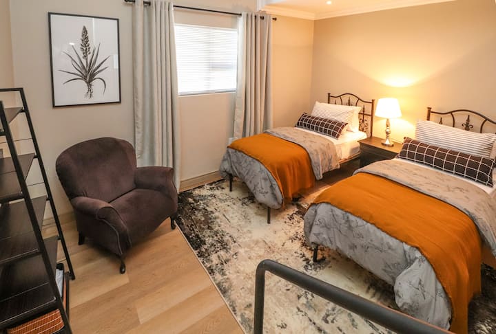 "Nestled Inn"
Spacious 2-bedroom Unit. - Stilfontein