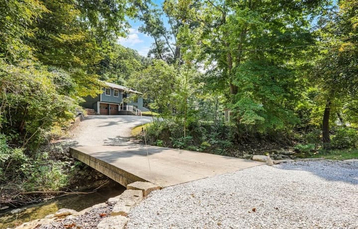 Luxury Bluff Retreat Near Wineries + Fire Pit - Grafton, IL