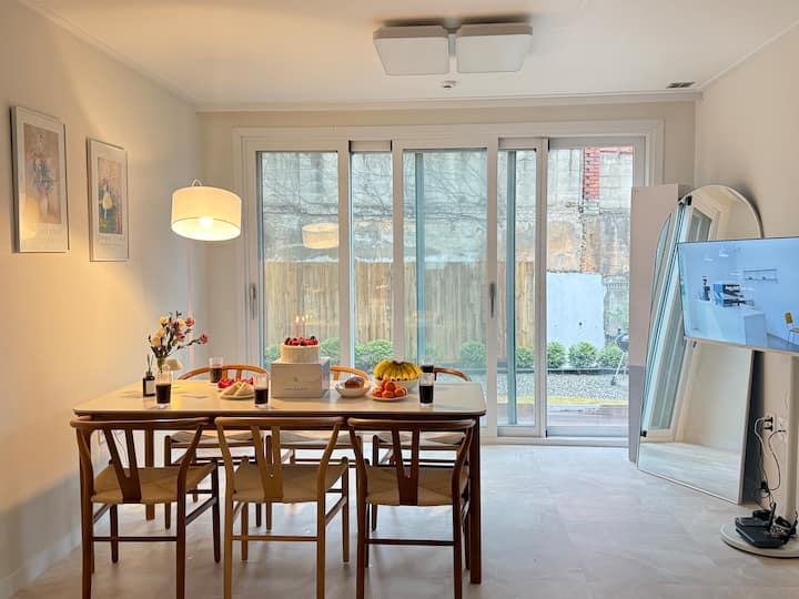 [신규오픈]온휴 스테이 | 독채| 최대 10명|바베큐|조치원역 도보 3분| 오송역 10분 - Daejeon