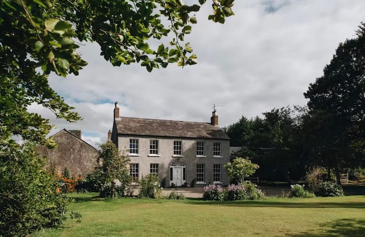 Restored 1685 Stone Stable One | Near North Coast - Ballymoney