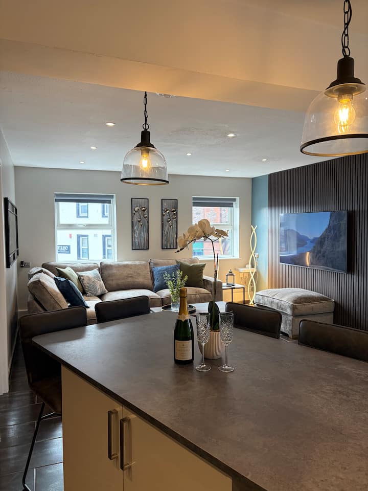 Spacious 3br Apartment In Central Penrith - Penrith