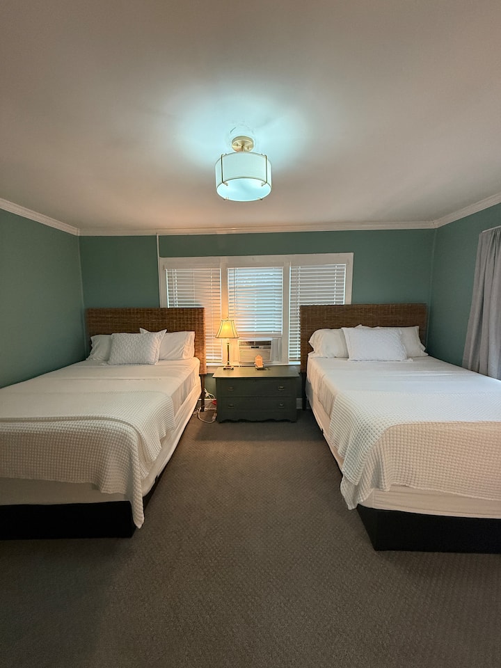 Potomac River Views | 2 Queen Suite Near Beach - Colonial Beach, VA