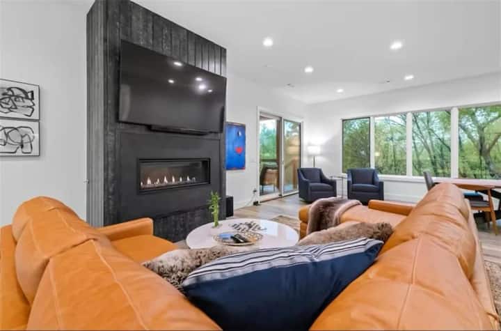 Summitschool Estate | 12-guest Trailside - Hot Tub - Bella Vista, AR