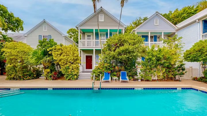 Windward Waves At Windward Park - Key West, FL