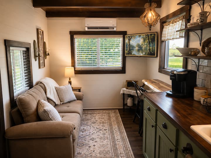 Cozy Tiny House In The Country | Firepit |Sunsets - United States