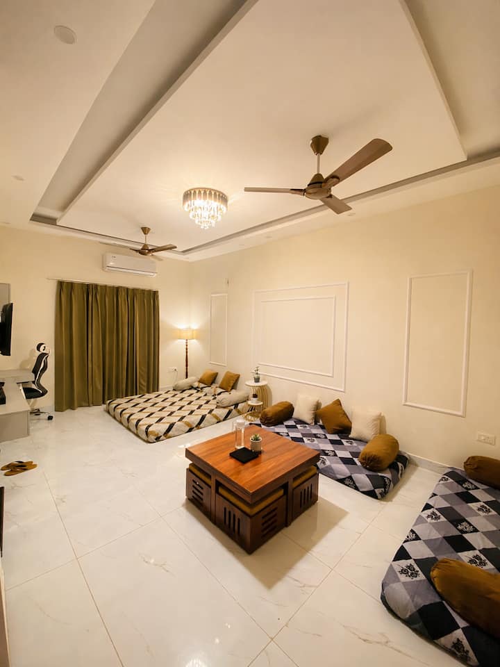 Cozy 1bhk With Ac Wifi Kitchen | Self Check-in - Sahibzada Ajit Singh Nagar