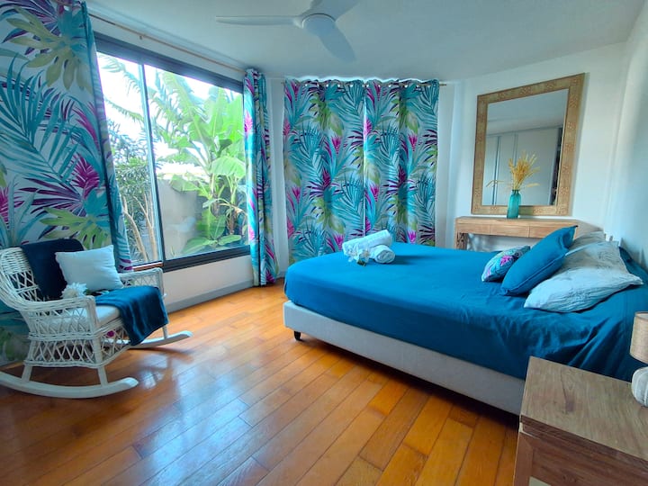 Fare Tiare Puna'auia - French Polynesia