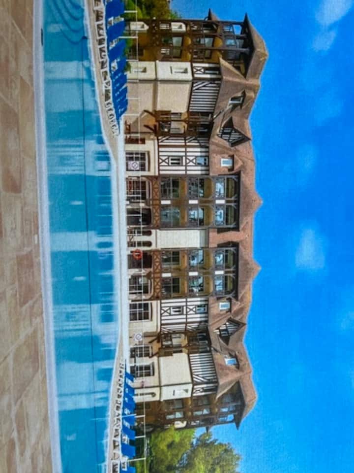 Vue Sur La Piscine & Le Golf Avec Balcon & Parking - Deauville