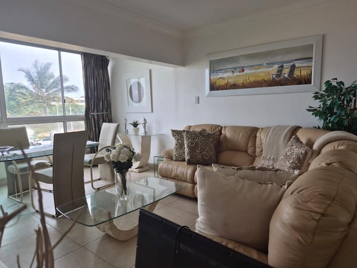 Sea Facing Corner Unit On Umhlanga Promenade - KwaMashu