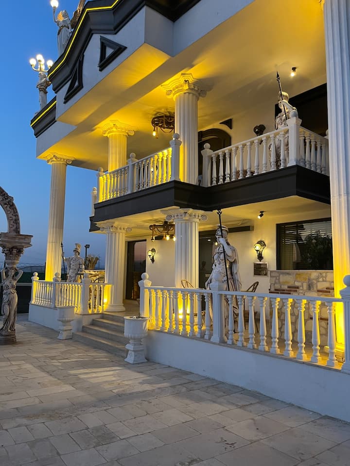 Tarihin Ruhunu Tanrıların Sembolleri Ile Süsledik - Menderes