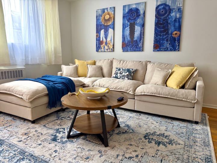 Cozy 1br King Bed | Prime Beltline Location - Mount Royal University