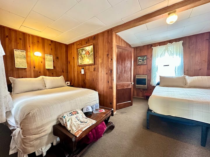 Vintage Motor Court {Cabin 5} - Shawnee State Park, Schellsburg