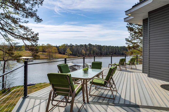 Greenwood Group Retreat W/ Large Private Dock! - Lake Greenwood, SC