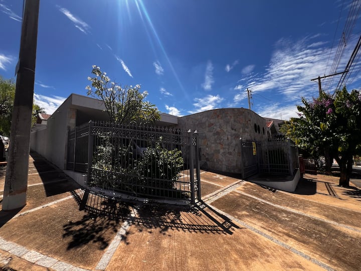 Casa Grande 3 Quartos 3wc Roupa De Cama, Cozinha - Catanduva