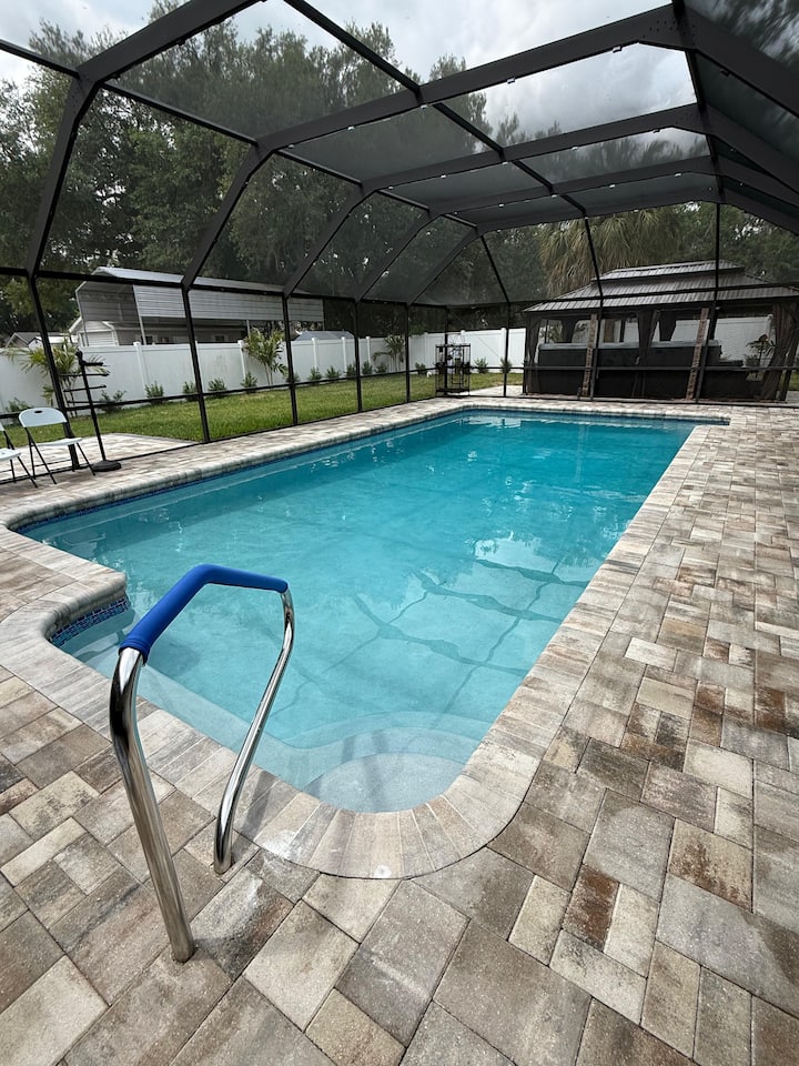 Family Oasis Retreat Within The City - Lakeland, FL