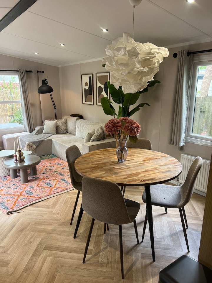 Luxe Familie Chalet De Boschrand Met Eigen Jacuzzi - Apeldoorn