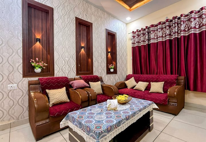 Dua’s Home ~ Nestled On The Edge Of Lush Greenery - 러크나우