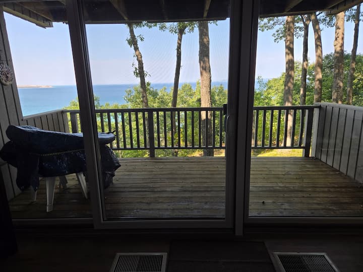 Relax And Unwind At Shipwatch - Glen Arbor, MI