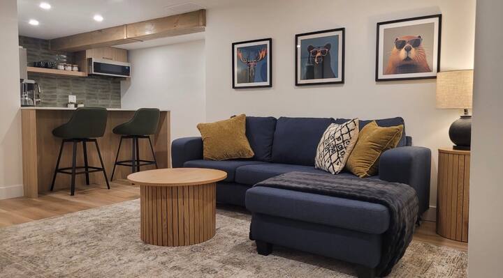 Private Modern Suite Right Off Commercial Drive - Vancouver