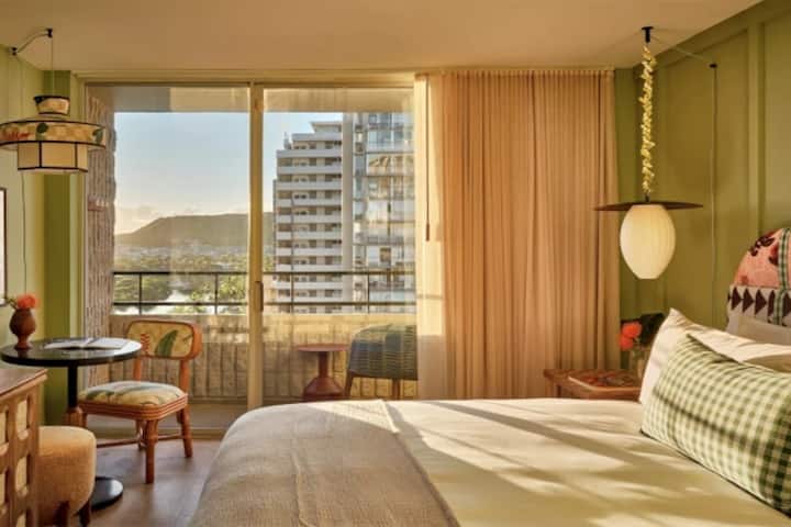King Lanai | Wayfinder Waikiki | Private Lanai - Honolulu, HI
