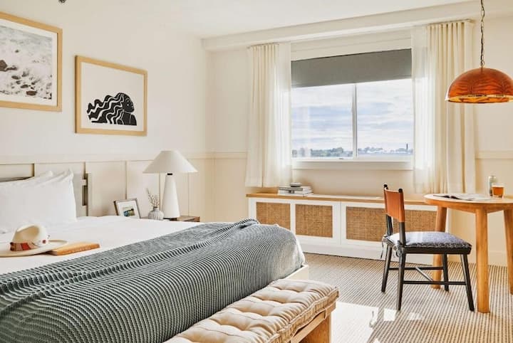 Wayfinder Newport | Premium King | Basecamp - Jamestown, RI