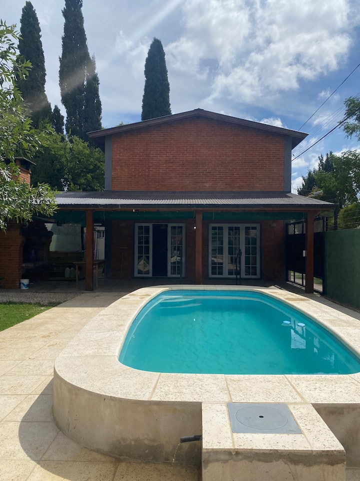 Casa Quinta 3. Ideal Varias Personas - Lobos