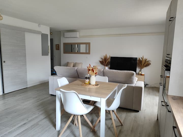 Charmant T2 Lumineux Avec Terrasse 
Plages à 10mn - Sérignan Plage