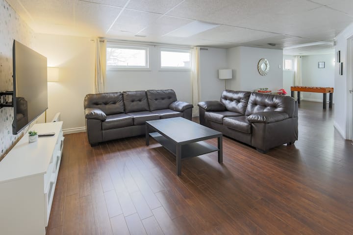 Modern Lower Level Suite At Beaver Boardwalk - Hinton, AB, Canada