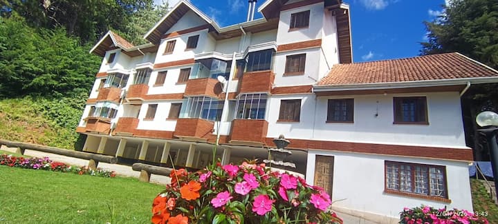 Campos Jordão Com Varanda, Vaga Coberta E Lareira - Santo Antônio do Pinhal
