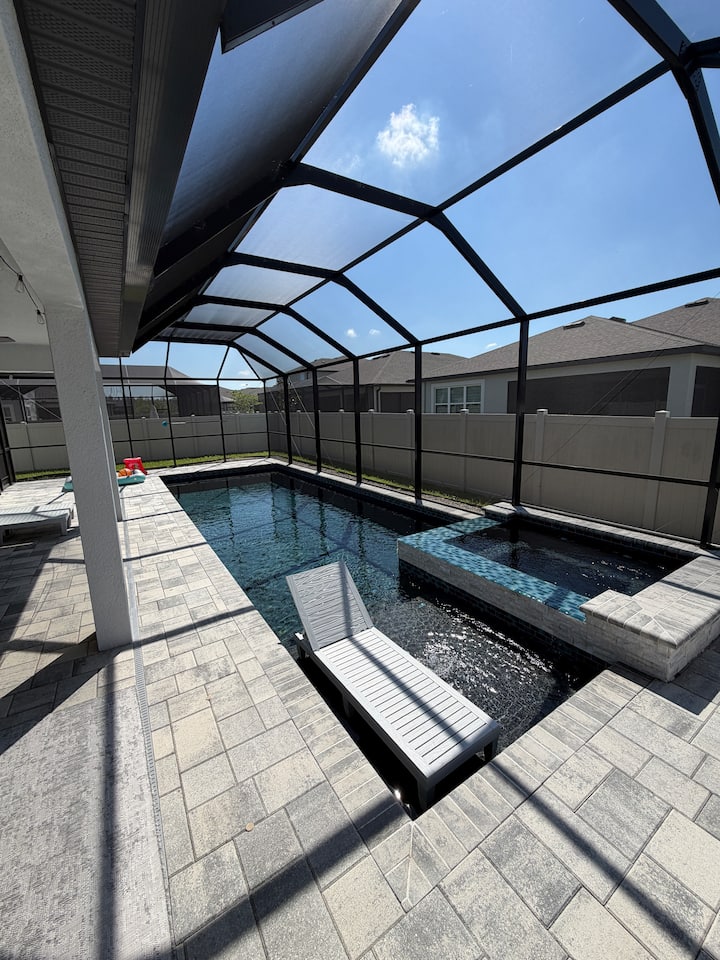 Sunshine Retreat W/ Private Pool - San Antonio, FL