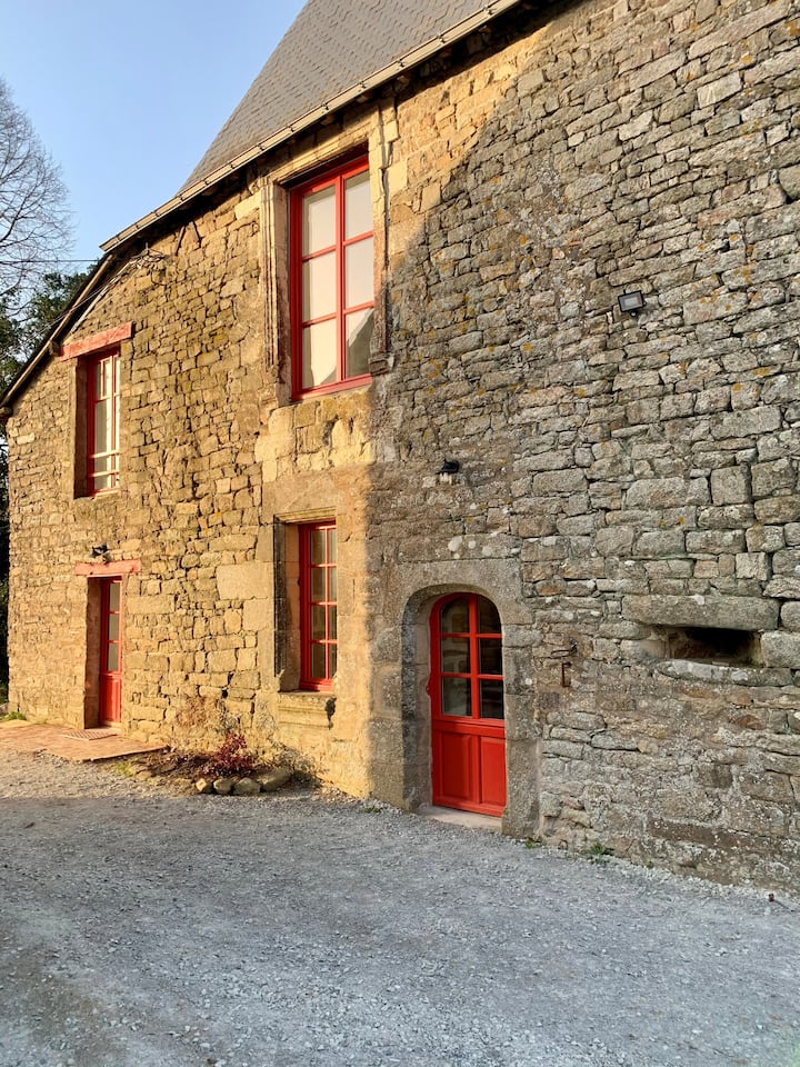 Charmant Pavillon De Chasse Du 17ème Siècle Rénové - Saint-Étienne-de-Montluc