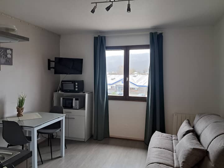 Studio 21 M2 Au 1er éTage D'une Résidence - Annecy