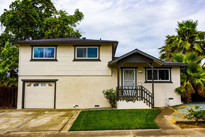 Spacious 3br Home | Peaceful Stay - Sacramento