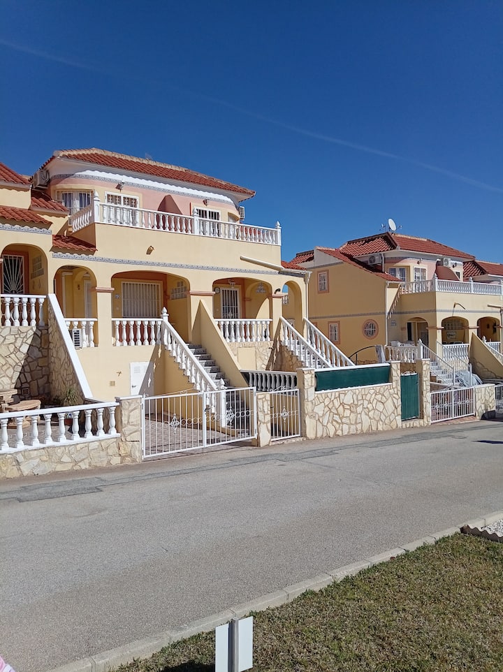 Haus In Sehr Schöner Gegend 10 Zum Strand - La Zenia