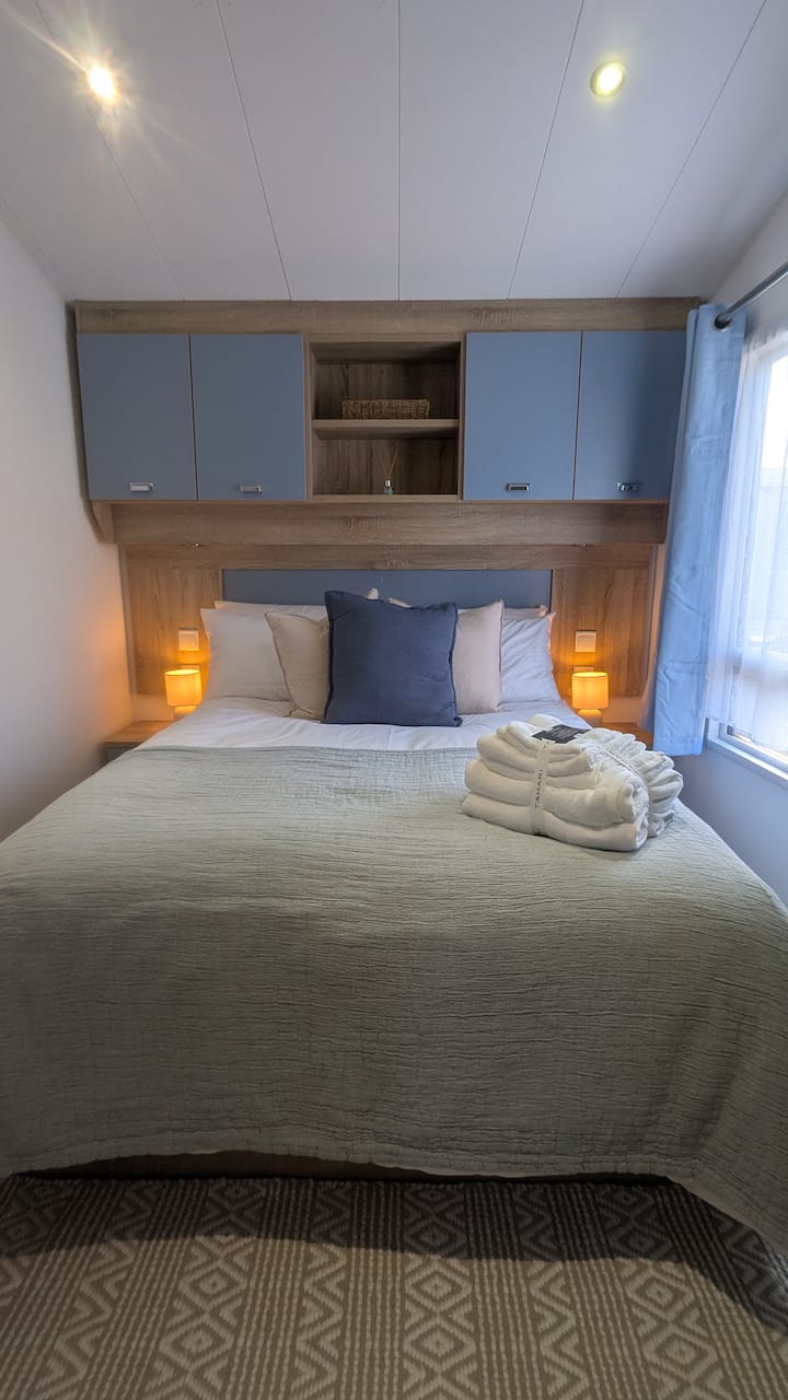 Stylish 3-bed Caravan - Sea Views Near Barry - Barry