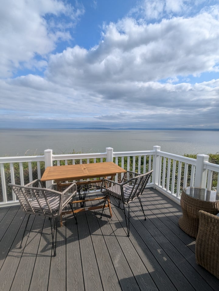 Stylish Seafront Caravan | Deck & Views Near Barry - Barry