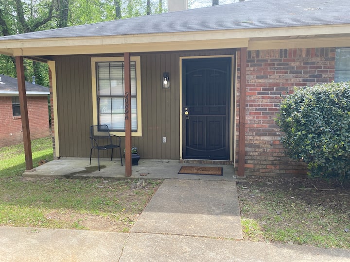 Family Friendly Cozy Duplex - Jackson, MS